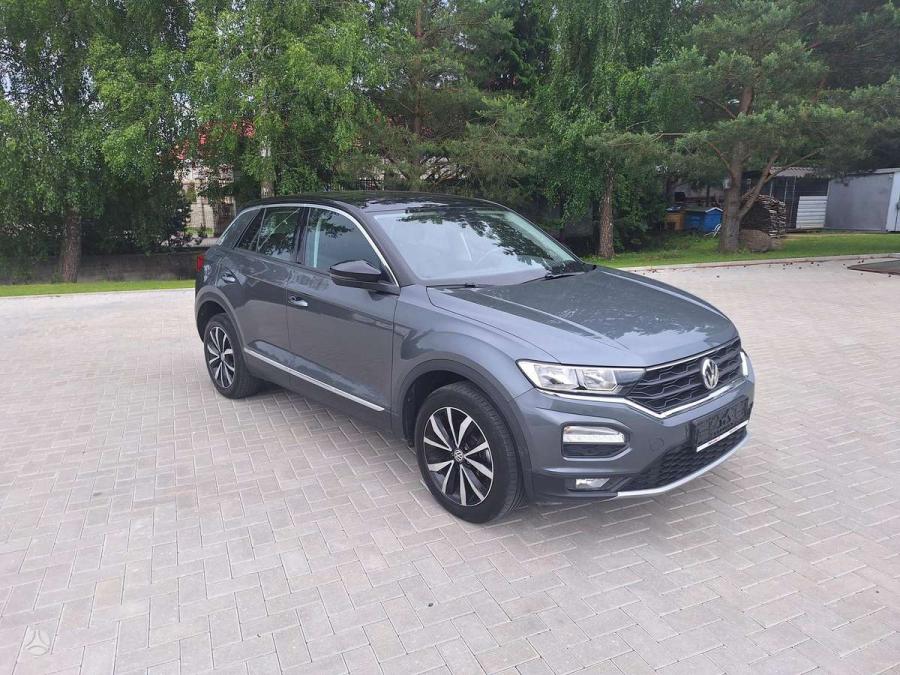 Pelēks Volkswagen T-Roc 2019 Kauņa, ar dzinēja tilpumu 1.97 L un nobraukumu 158 tūkst. km par 15800 €, foto 3 vietnē AUTOMOTO.COM.LV