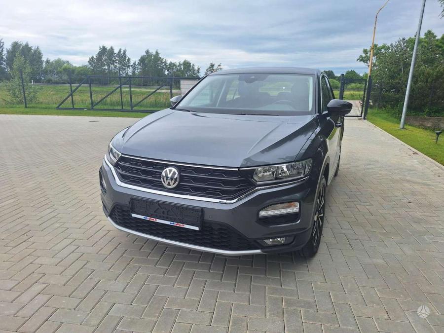 Pelēks Volkswagen T-Roc 2019 Kauņa, ar dzinēja tilpumu 1.97 L un nobraukumu 158 tūkst. km par 15800 €, foto 4 vietnē AUTOMOTO.COM.LV