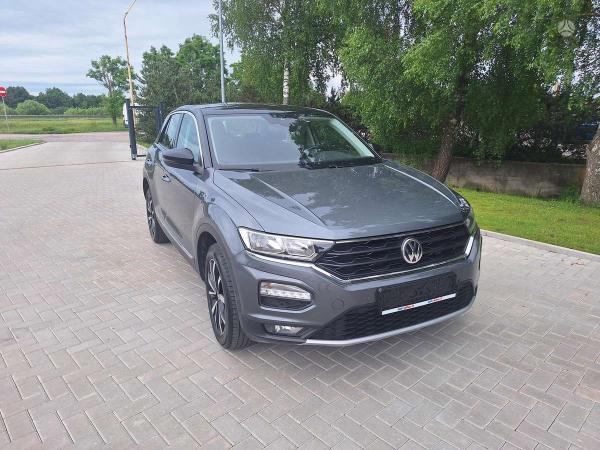 Pelēks Volkswagen T-Roc 2019 Kauņa, ar dzinēja tilpumu 1.97 L un nobraukumu 158 tūkst. km par 15800 €, foto 4 vietnē AUTOMOTO.COM.LV
