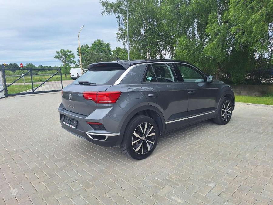 Pelēks Volkswagen T-Roc 2019 Kauņa, ar dzinēja tilpumu 1.97 L un nobraukumu 158 tūkst. km par 15800 €, foto 6 vietnē AUTOMOTO.COM.LV