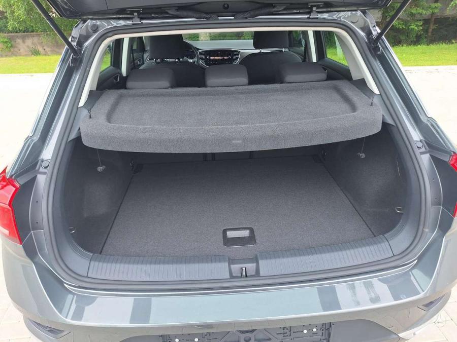 Pelēks Volkswagen T-Roc 2019 Kauņa, ar dzinēja tilpumu 1.97 L un nobraukumu 158 tūkst. km par 15800 €, foto 17 vietnē AUTOMOTO.COM.LV