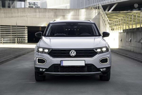 Grey Volkswagen T-Roc 2019 in Vilnius, with an engine capacity of 1.97 L and mileage of 158 thousand km for 18500 €, photo 6 on AUTOMOTO.COM.LV