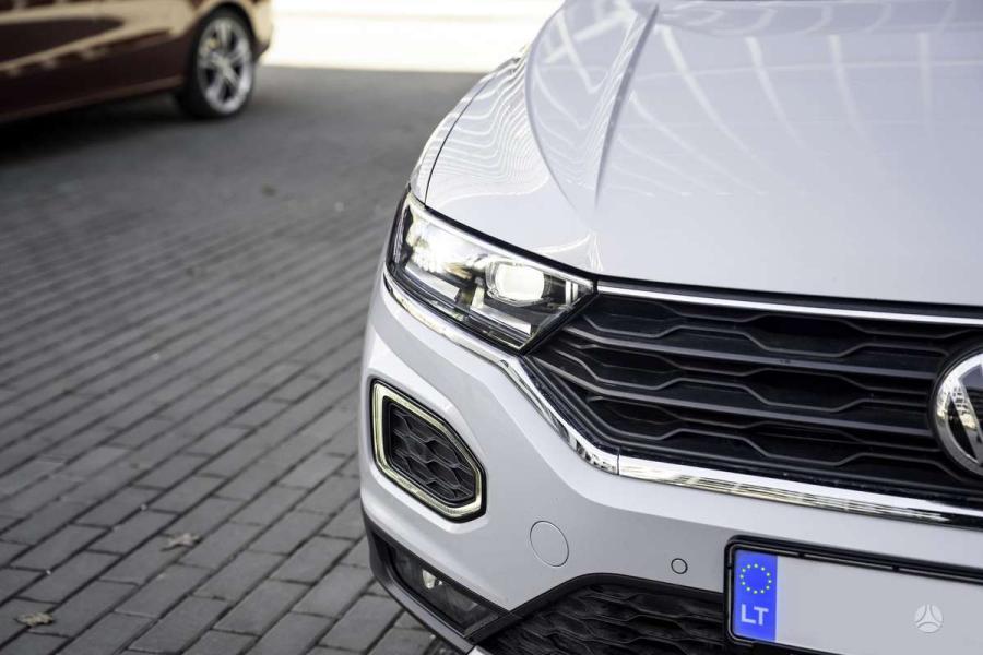 Grey Volkswagen T-Roc 2019 in Vilnius, with an engine capacity of 1.97 L and mileage of 158 thousand km for 18500 €, photo 19 on AUTOMOTO.COM.LV