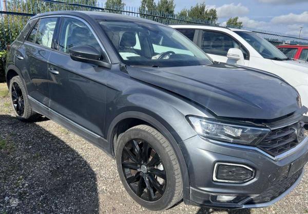 Grey Volkswagen T-Roc 2019 in Panevezys, with an engine capacity of 1.97 L and mileage of 197 thousand km for 5700 €, photo 2 on AUTOMOTO.COM.LV