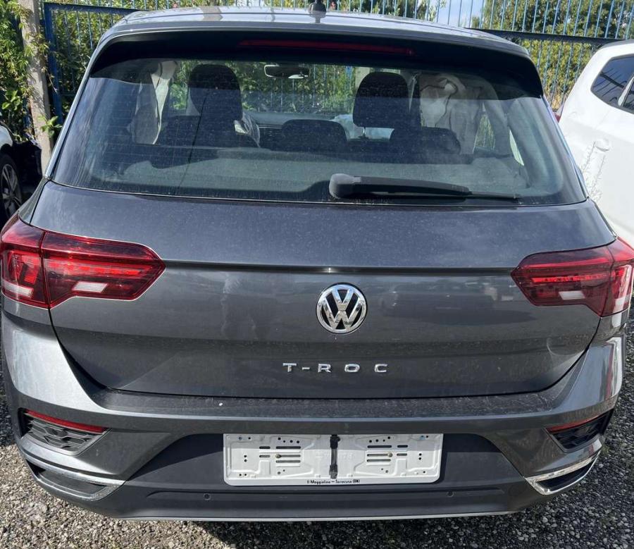 Pelēks Volkswagen T-Roc 2019 Panevēža, ar dzinēja tilpumu 1.97 L un nobraukumu 197 tūkst. km par 5700 €, foto 7 vietnē AUTOMOTO.COM.LV