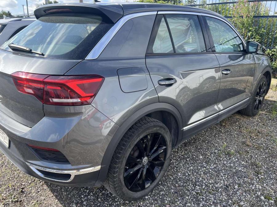 Pelēks Volkswagen T-Roc 2019 Panevēža, ar dzinēja tilpumu 1.97 L un nobraukumu 197 tūkst. km par 5700 €, foto 8 vietnē AUTOMOTO.COM.LV