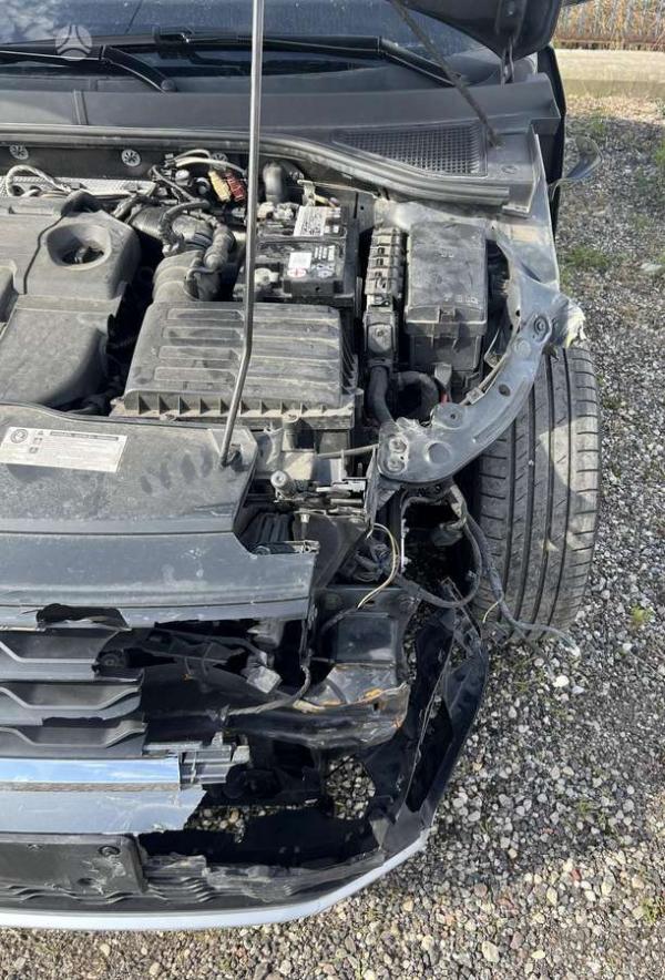 Grey Volkswagen T-Roc 2019 in Panevezys, with an engine capacity of 1.97 L and mileage of 197 thousand km for 5700 €, photo 9 on AUTOMOTO.COM.LV