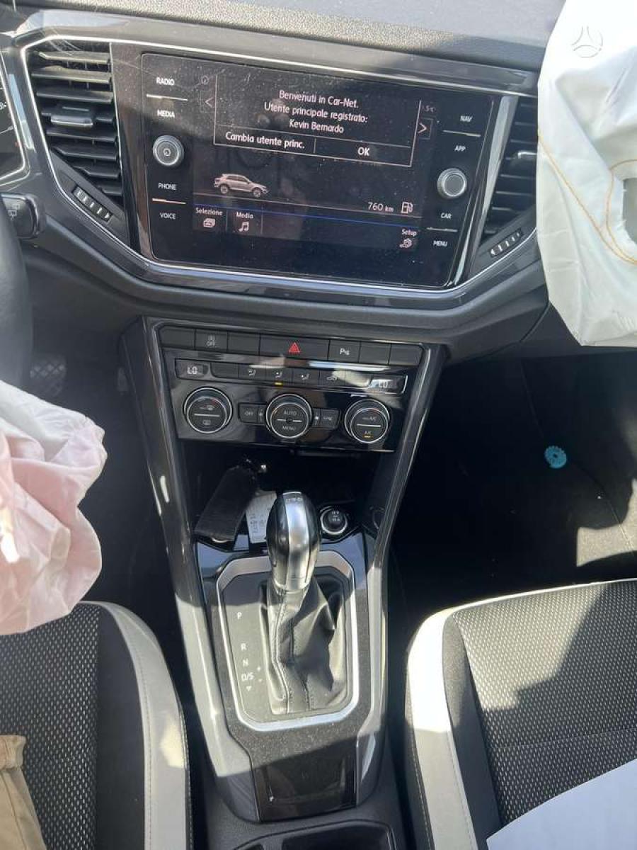 Pelēks Volkswagen T-Roc 2019 Panevēža, ar dzinēja tilpumu 1.97 L un nobraukumu 197 tūkst. km par 5700 €, foto 14 vietnē AUTOMOTO.COM.LV