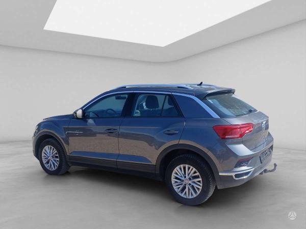 Grey Volkswagen T-Roc 2019 in Vilnius, with an engine capacity of 1.50 L and mileage of 216 thousand km for 14900 €, photo 3 on AUTOMOTO.COM.LV