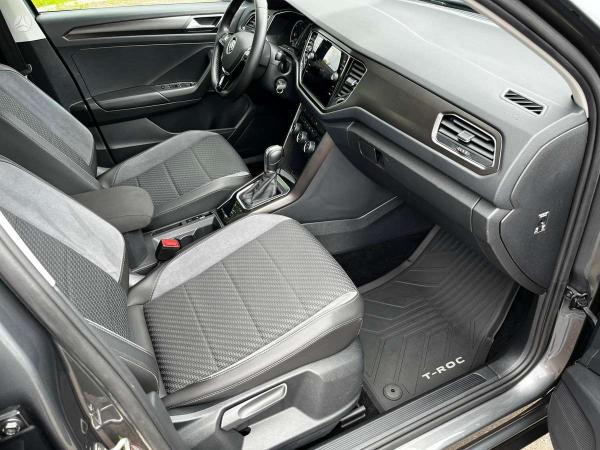 Grey Volkswagen T-Roc 2019 in Taurage, with an engine capacity of 2.00 L and mileage of 298 thousand km for 11950 €, photo 11 on AUTOMOTO.COM.LV