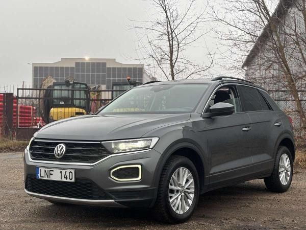 Pelēks Volkswagen T-Roc 2020 Utena, ar dzinēja tilpumu 1.50 L un nobraukumu 62 tūkst. km par 13500 €, foto 1 vietnē AUTOMOTO.COM.LV