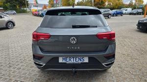 Grey Volkswagen T-Roc 2020 in Kaunas, with an engine capacity of 1.00 L and mileage of 35 thousand km for 22287 €, photo 3 on AUTOMOTO.COM.LV