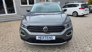 Grey Volkswagen T-Roc 2020 in Kaunas, with an engine capacity of 1.00 L and mileage of 35 thousand km for 22287 €, photo 7 on AUTOMOTO.COM.LV