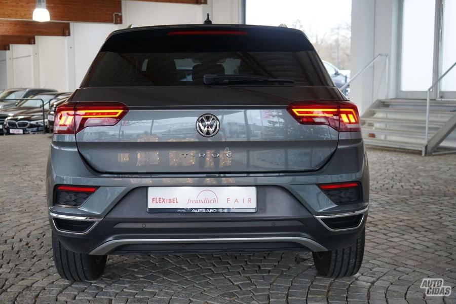 Pelēks Volkswagen T-Roc 2020 Kauņa, ar dzinēja tilpumu 1.50 L un nobraukumu 84 tūkst. km par 23420 €, foto 4 vietnē AUTOMOTO.COM.LV