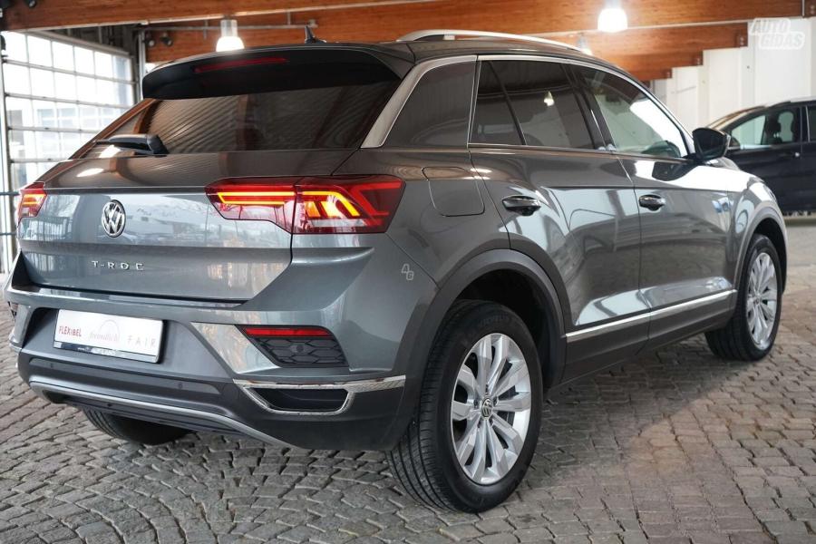 Pelēks Volkswagen T-Roc 2020 Kauņa, ar dzinēja tilpumu 1.50 L un nobraukumu 84 tūkst. km par 23420 €, foto 5 vietnē AUTOMOTO.COM.LV