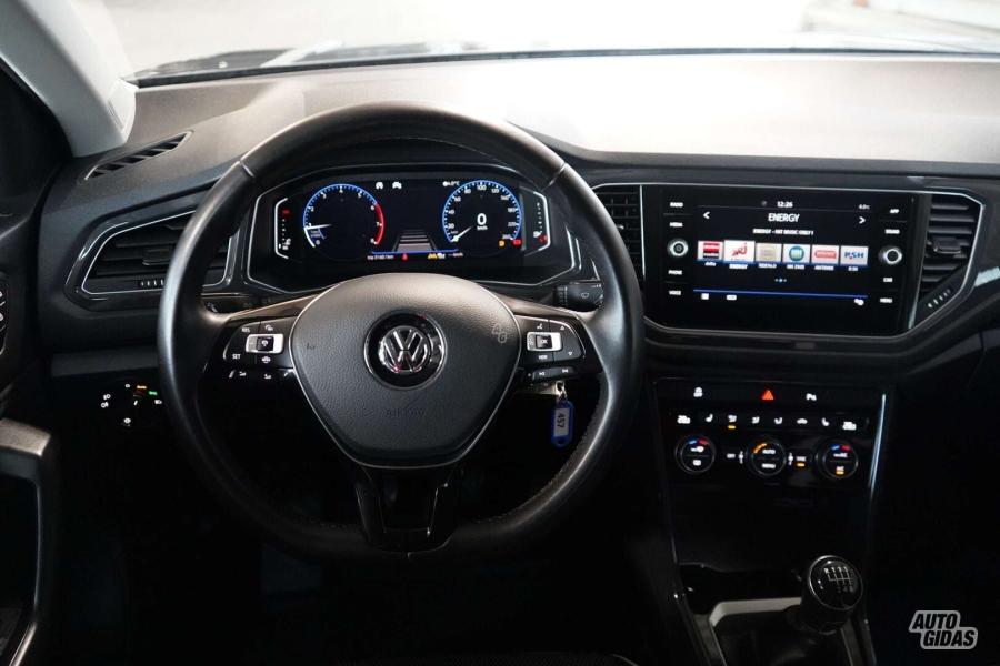 Pelēks Volkswagen T-Roc 2020 Kauņa, ar dzinēja tilpumu 1.50 L un nobraukumu 84 tūkst. km par 23420 €, foto 10 vietnē AUTOMOTO.COM.LV