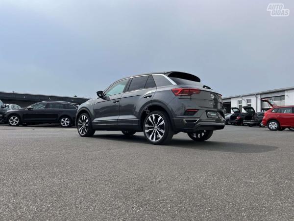 Pelēks Volkswagen T-Roc 2020 Kauņa, ar dzinēja tilpumu 2.00 L un nobraukumu 52 tūkst. km par 28951 €, foto 9 vietnē AUTOMOTO.COM.LV