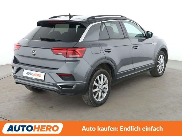 Pelēks Volkswagen T-Roc 2020 Kauņa, ar dzinēja tilpumu 1.50 L un nobraukumu 56 tūkst. km par 28776 €, foto 6 vietnē AUTOMOTO.COM.LV