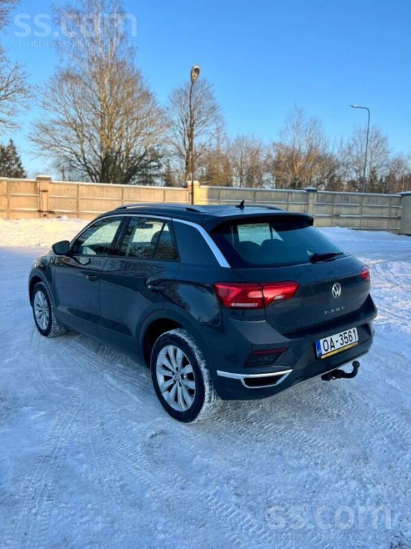 Pelēks Volkswagen T-Roc 2020 Dobele, ar dzinēja tilpumu 2.00 L un nobraukumu 192 tūkst. km par 17000 €, foto 2 vietnē AUTOMOTO.COM.LV
