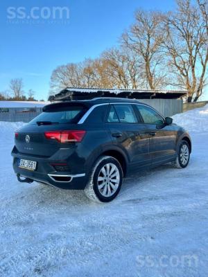 Pelēks Volkswagen T-Roc 2020 Dobele, ar dzinēja tilpumu 2.00 L un nobraukumu 192 tūkst. km par 17000 €, foto 4 vietnē AUTOMOTO.COM.LV