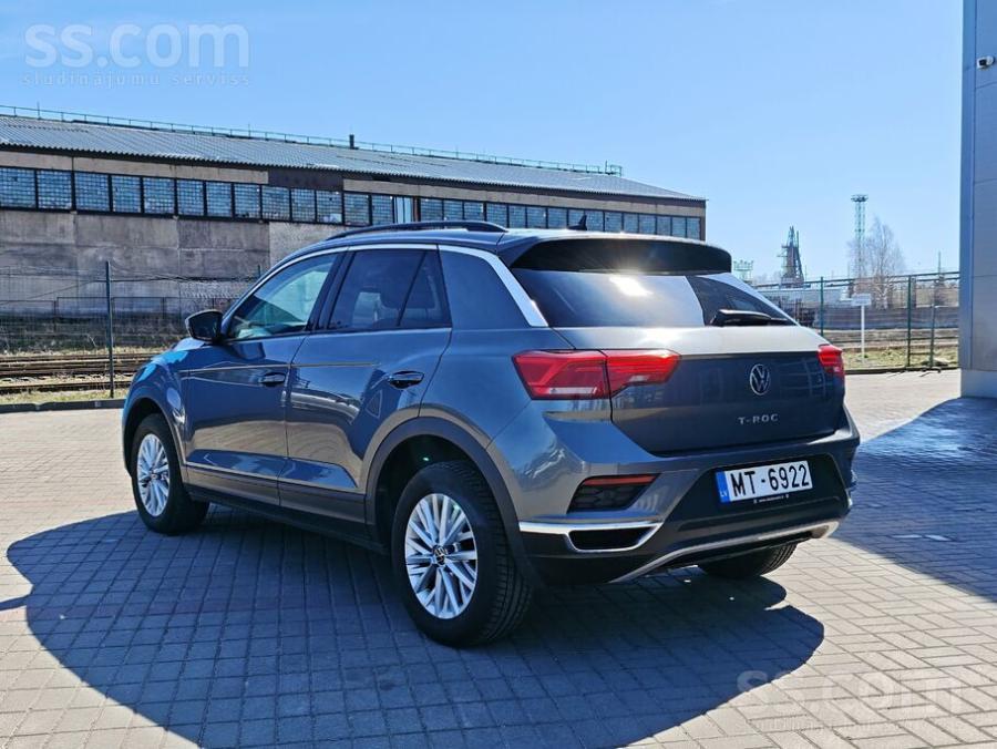 Grey Volkswagen T-Roc 2020 in Liepaja, with an engine capacity of 1.50 L and mileage of 93 thousand km for 19200 €, photo 4 on AUTOMOTO.COM.LV