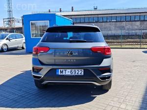 Grey Volkswagen T-Roc 2020 in Liepaja, with an engine capacity of 1.50 L and mileage of 93 thousand km for 19200 €, photo 5 on AUTOMOTO.COM.LV