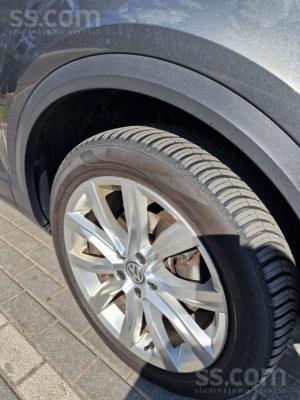 Grey Volkswagen T-Roc 2020 in Riga, with an engine capacity of 1.50 L and mileage of 244 thousand km for 14300 €, photo 4 on AUTOMOTO.COM.LV