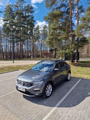 Grey Volkswagen T-Roc 2020 in Riga, with an engine capacity of 1.50 L and mileage of 244 thousand km for 14300 €, photo 5 on AUTOMOTO.COM.LV