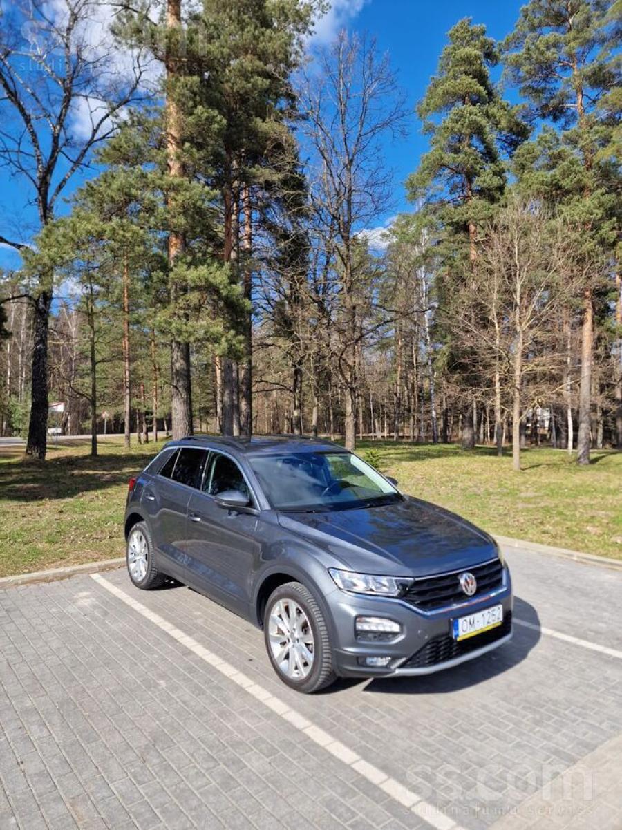 Grey Volkswagen T-Roc 2020 in Riga, with an engine capacity of 1.50 L and mileage of 244 thousand km for 14300 €, photo 7 on AUTOMOTO.COM.LV