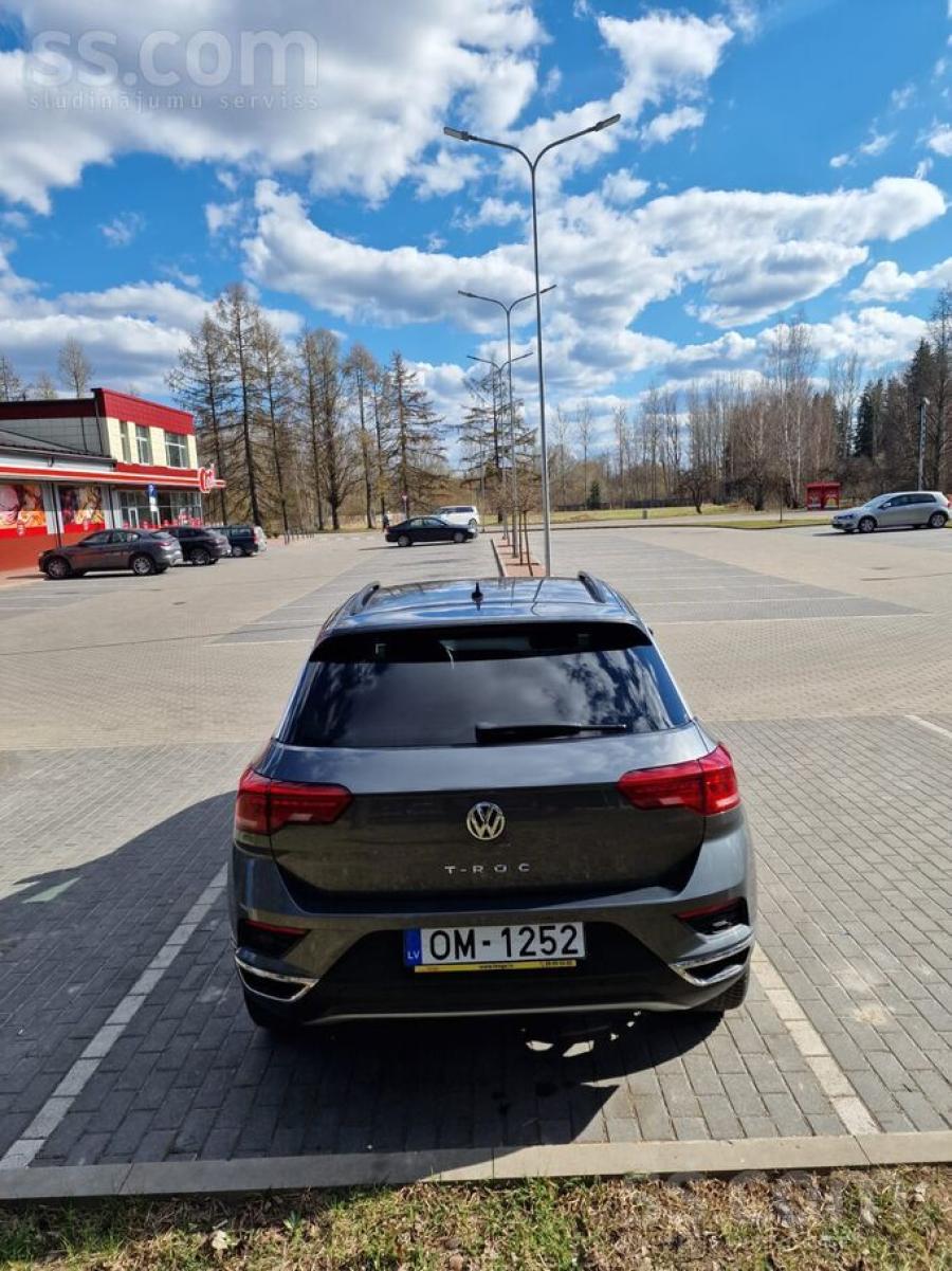 Grey Volkswagen T-Roc 2020 in Riga, with an engine capacity of 1.50 L and mileage of 244 thousand km for 14300 €, photo 9 on AUTOMOTO.COM.LV