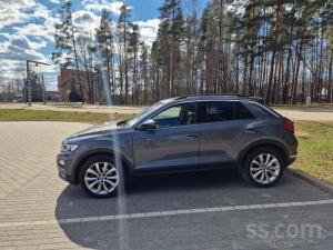 Grey Volkswagen T-Roc 2020 in Riga, with an engine capacity of 1.50 L and mileage of 244 thousand km for 14300 €, photo 14 on AUTOMOTO.COM.LV