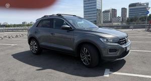 Pelēks Volkswagen T-Roc 2020 Viļņa, ar dzinēja tilpumu 1.97 L un nobraukumu 120 tūkst. km par 17000 €, foto 4 vietnē AUTOMOTO.COM.LV