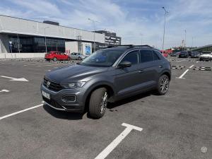 Pelēks Volkswagen T-Roc 2020 Viļņa, ar dzinēja tilpumu 1.97 L un nobraukumu 120 tūkst. km par 17000 €, foto 6 vietnē AUTOMOTO.COM.LV