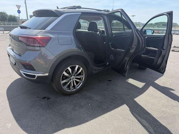 Grey Volkswagen T-Roc 2020 in Vilnius, with an engine capacity of 1.97 L and mileage of 120 thousand km for 17000 €, photo 7 on AUTOMOTO.COM.LV