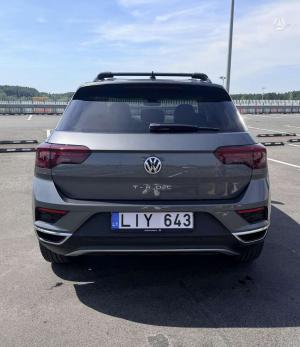 Pelēks Volkswagen T-Roc 2020 Viļņa, ar dzinēja tilpumu 1.97 L un nobraukumu 120 tūkst. km par 17000 €, foto 9 vietnē AUTOMOTO.COM.LV