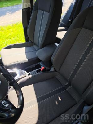 Grey Volkswagen T-Roc 2020 in Dobele, with an engine capacity of 2.00 L and mileage of 191 thousand km for 15000 €, photo 8 on AUTOMOTO.COM.LV