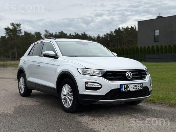 Volkswagen T-Roc 2020 Rīga vietnē Pelēks Volkswagen T-Roc 2020 Rīga, ar dzinēja tilpumu 1.50 L un nobraukumu 111 tūkst. km par 18500 €, foto 1 vietnē AUTOMOTO.COM.LV