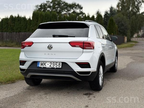 Фольксваген Ти-Рок 2020 в Рига на AUTOMOTO.COM.LV Серый Фольксваген Ти-Рок 2020 в Рига, объемом двигателя 1.50 л и пробегом 111 тыс. км за 17500 €, фото 4 на AUTOMOTO.COM.LV