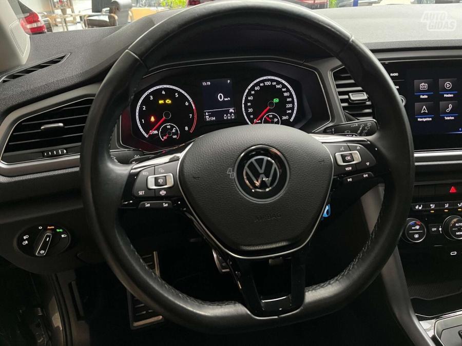 Pelēks Volkswagen T-Roc 2021 Kauņa, ar dzinēja tilpumu 1.50 L un nobraukumu 32 tūkst. km par 26366 €, foto 8 vietnē AUTOMOTO.COM.LV