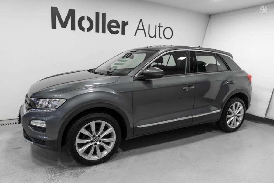 Pelēks Volkswagen T-Roc 2021 Viļņa, ar dzinēja tilpumu 1.50 L un nobraukumu 145 tūkst. km par 17900 €, foto 2 vietnē AUTOMOTO.COM.LV