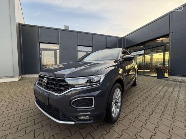 Grey Volkswagen T-Roc 2021 in Kaunas, with an engine capacity of 1.50 L and mileage of 86 thousand km for 23935 €, photo 1 on AUTOMOTO.COM.LV