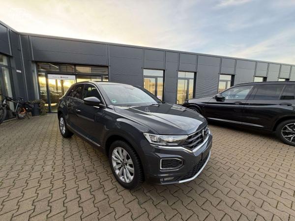 Grey Volkswagen T-Roc 2021 in Kaunas, with an engine capacity of 1.50 L and mileage of 86 thousand km for 23935 €, photo 8 on AUTOMOTO.COM.LV