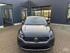 Grey Volkswagen T-Roc 2021 in Kaunas, with an engine capacity of 1.50 L and mileage of 86 thousand km for 23935 €, photo 2 on AUTOMOTO.COM.LV