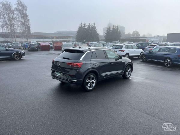 Grey Volkswagen T-Roc 2021 in Kaunas, with an engine capacity of 1.50 L and mileage of 28 thousand km for 25346 €, photo 6 on AUTOMOTO.COM.LV