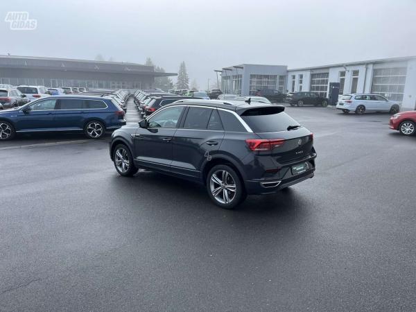 Grey Volkswagen T-Roc 2021 in Kaunas, with an engine capacity of 1.50 L and mileage of 28 thousand km for 25346 €, photo 9 on AUTOMOTO.COM.LV