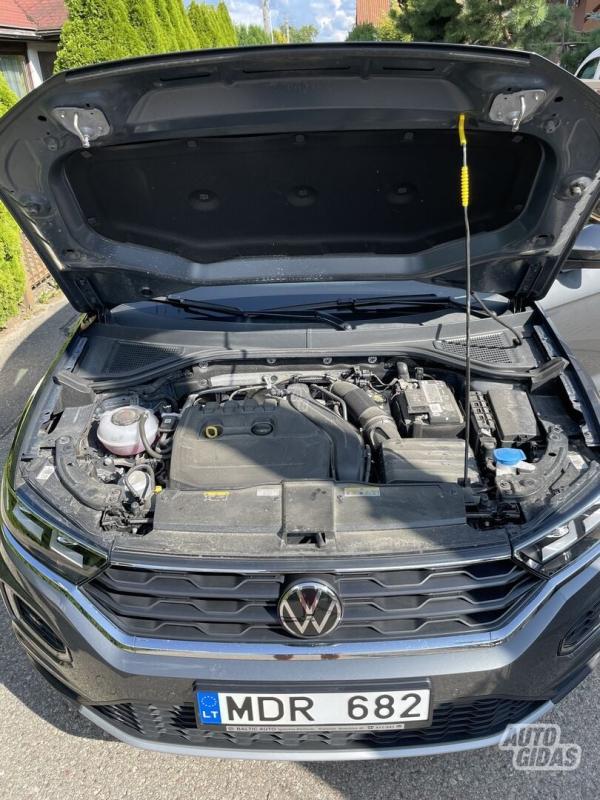 Pelēks Volkswagen T-Roc 2021 Viļņa, ar dzinēja tilpumu 1.50 L un nobraukumu 53 tūkst. km par 21500 €, foto 9 vietnē AUTOMOTO.COM.LV