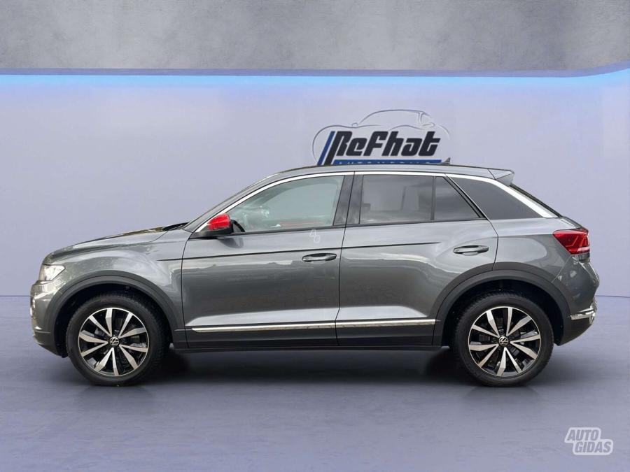 Grey Volkswagen T-Roc 2021 in Kaunas, with an engine capacity of 1.50 L and mileage of 63 thousand km for 23379 €, photo 15 on AUTOMOTO.COM.LV