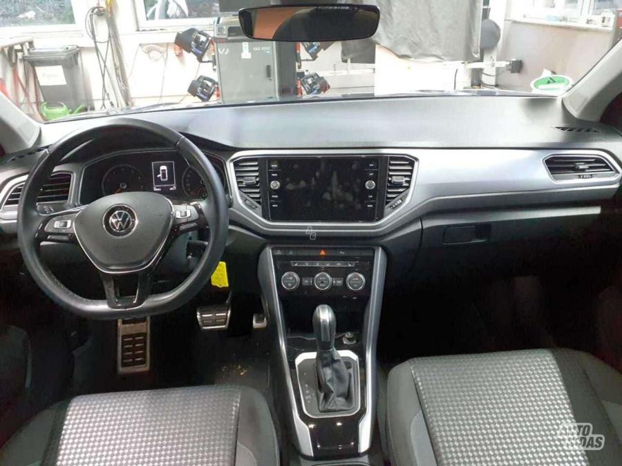 Grey Volkswagen T-Roc 2021 in Kaunas, with an engine capacity of 1.50 L and mileage of 44 thousand km for 26448 €, photo 9 on AUTOMOTO.COM.LV