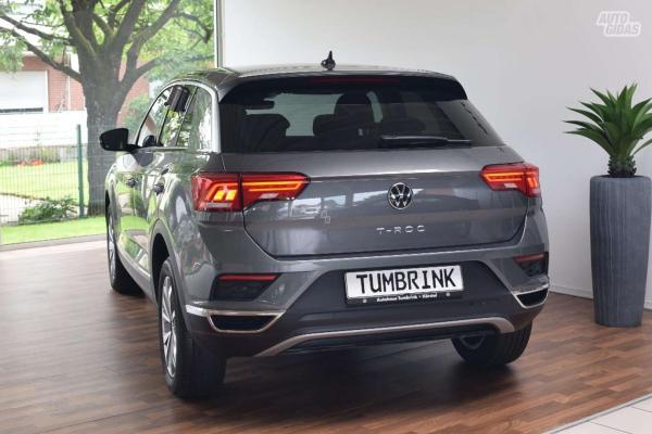 Pelēks Volkswagen T-Roc 2021 Kauņa, ar dzinēja tilpumu 1.00 L un nobraukumu 40 tūkst. km par 23772 €, foto 6 vietnē AUTOMOTO.COM.LV