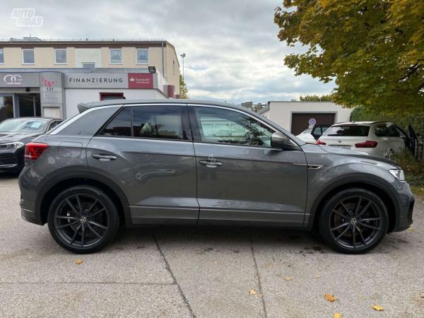 Grey Volkswagen T-Roc 2021 in Kaunas, with an engine capacity of 2.00 L and mileage of 45 thousand km for 31019 €, photo 6 on AUTOMOTO.COM.LV